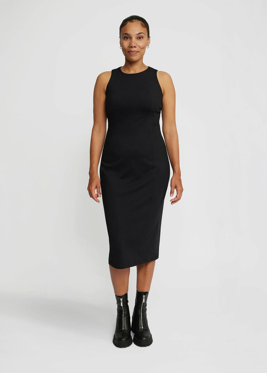 Classic construction, premium stretch fabric for a perfect fit – a-dress